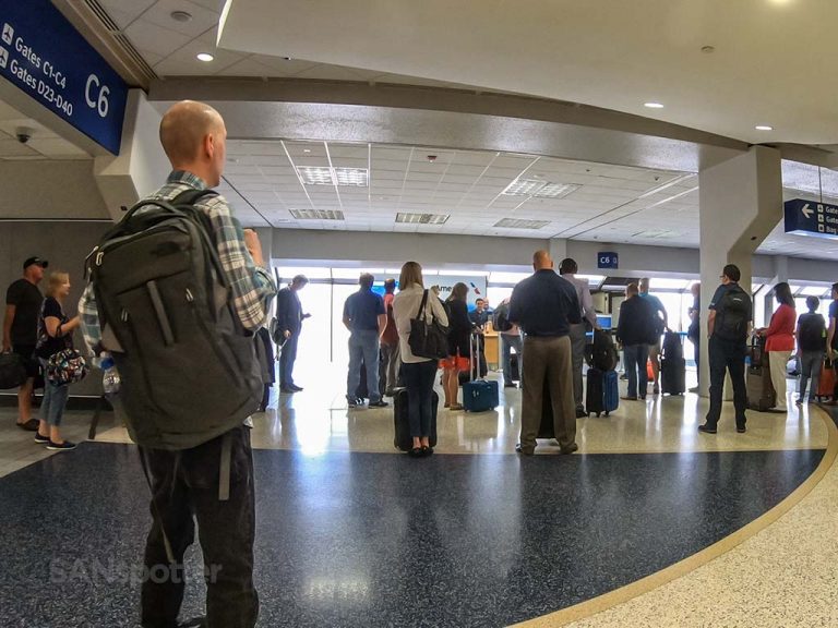 What it was like to fly on one of the last American Airlines MD-80’s ...