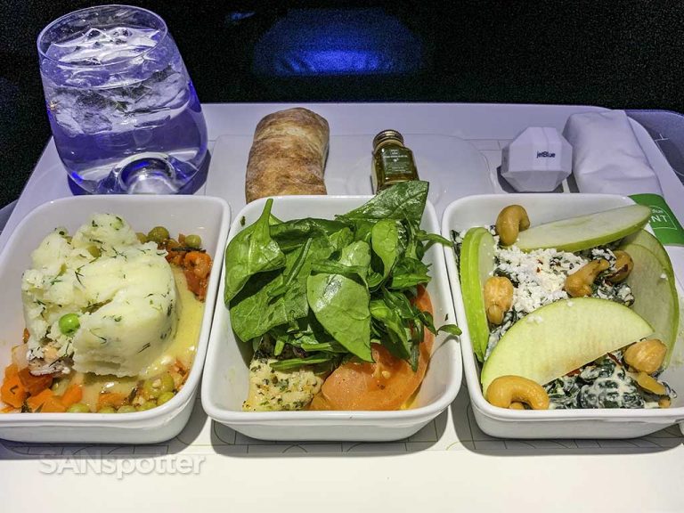 Jetblue vs Delta: The two US airlines that want each other dead ...