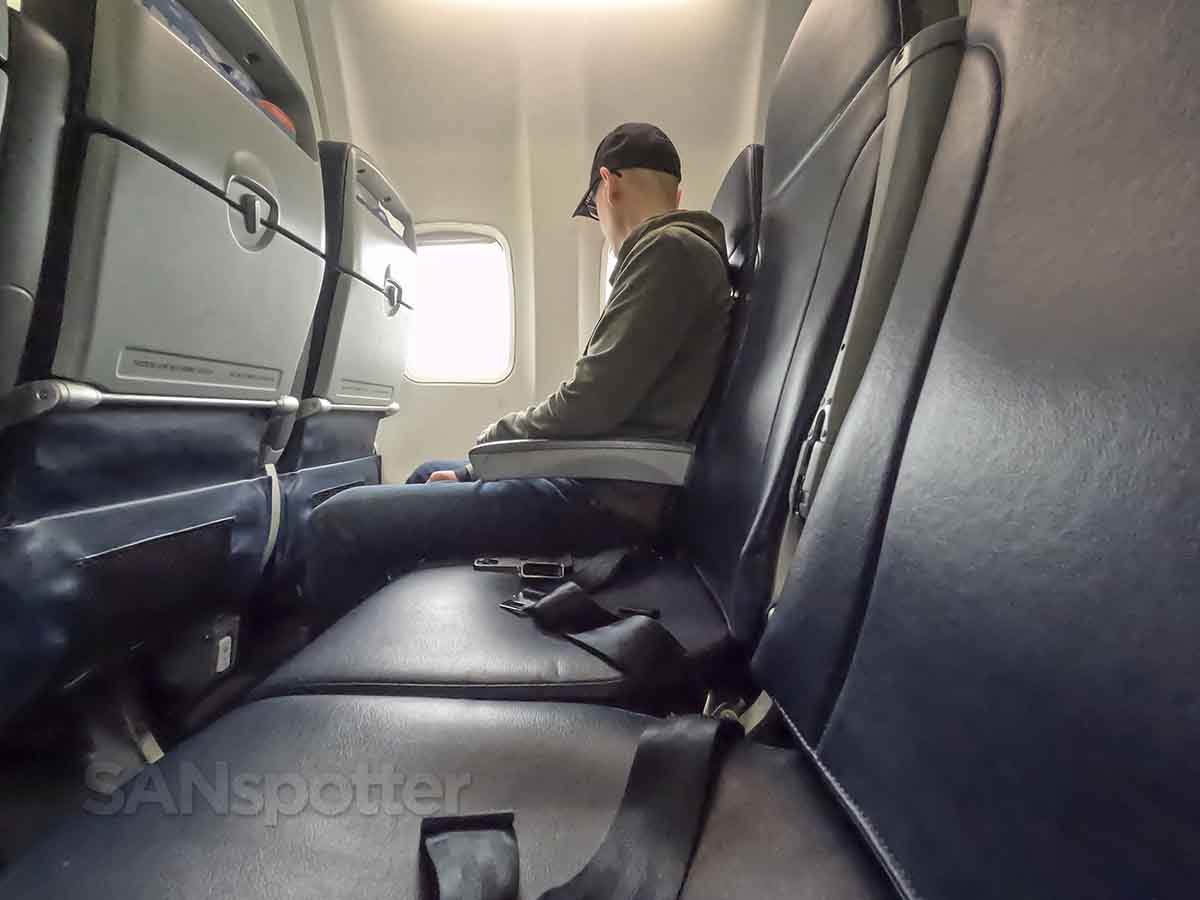 How I usually end up with empty seats next to me on flights – SANspotter