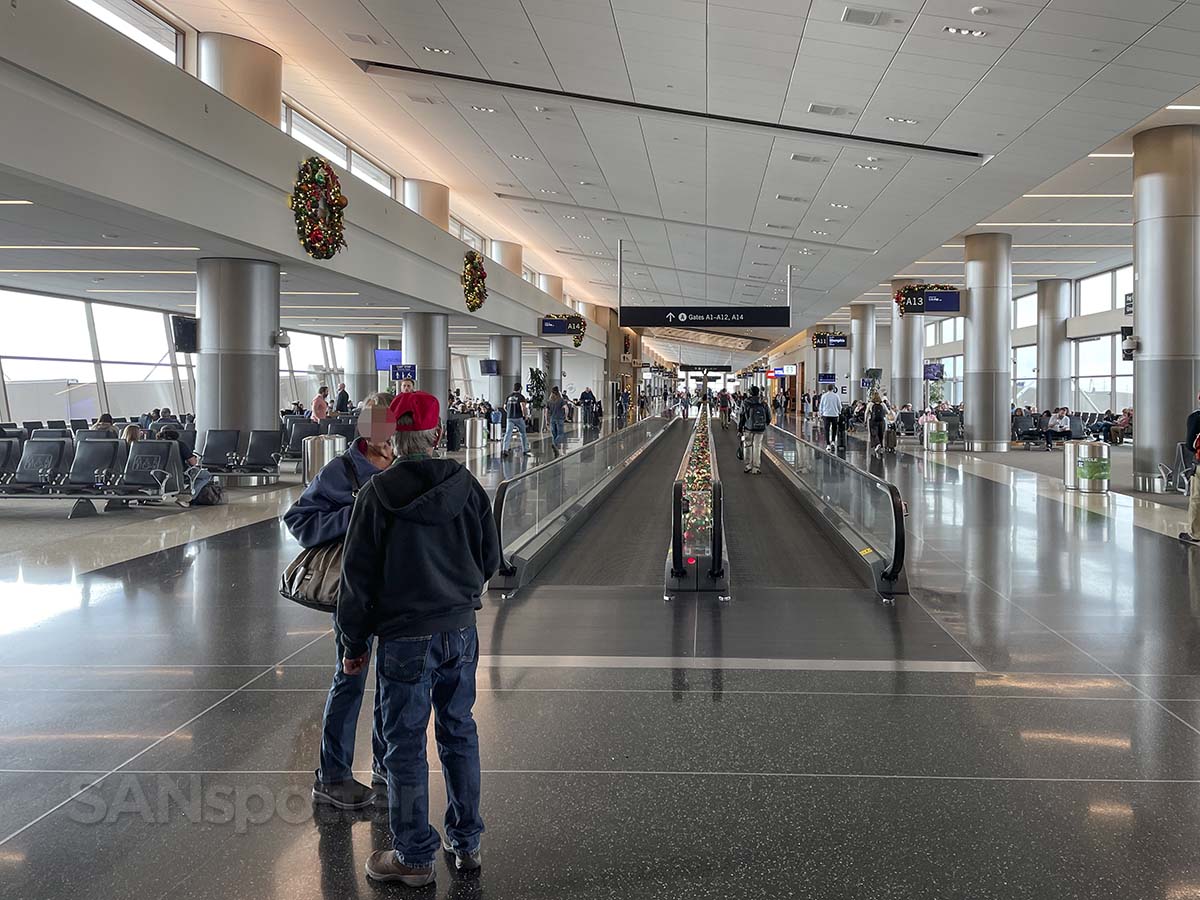 Realistic minimum connection times for the SLC airport are very short ...