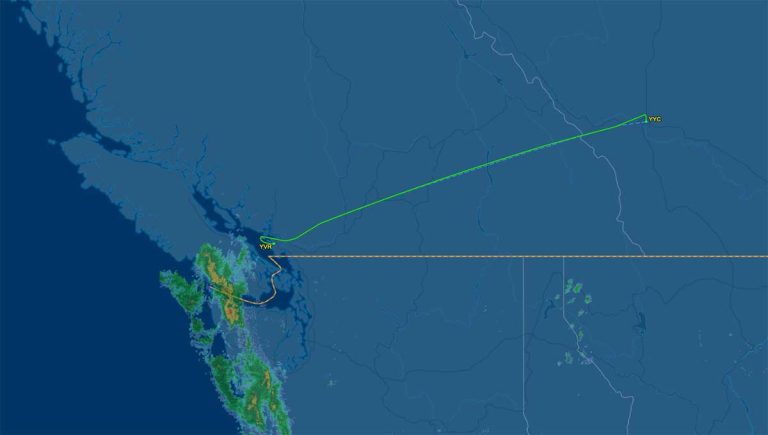 Air Canada 737 MAX 8 business class is fantastic (even at 6:30am ...
