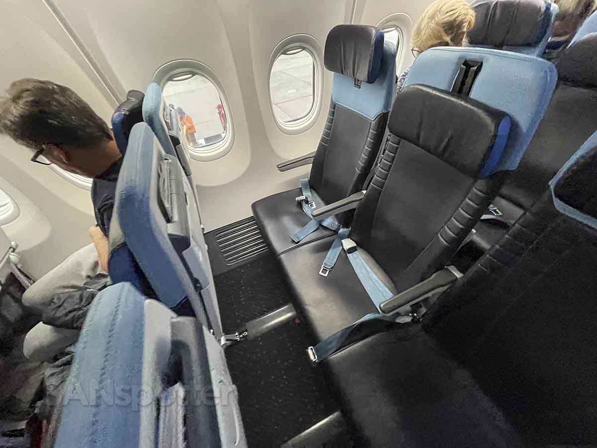 Boeing 737 800 Under Seat Dimensions - Infoupdate.org Boeing 737 800 Under Seat Dimensions - Infoupdate.org