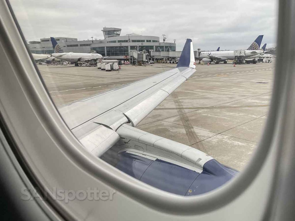 The sobering reality of Delta Connection Embraer 175 first class ...