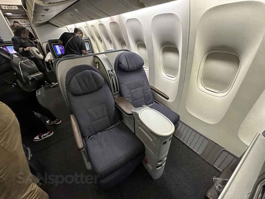 United 777-200 domestic first class (we’ve seen this before) – SANspotter