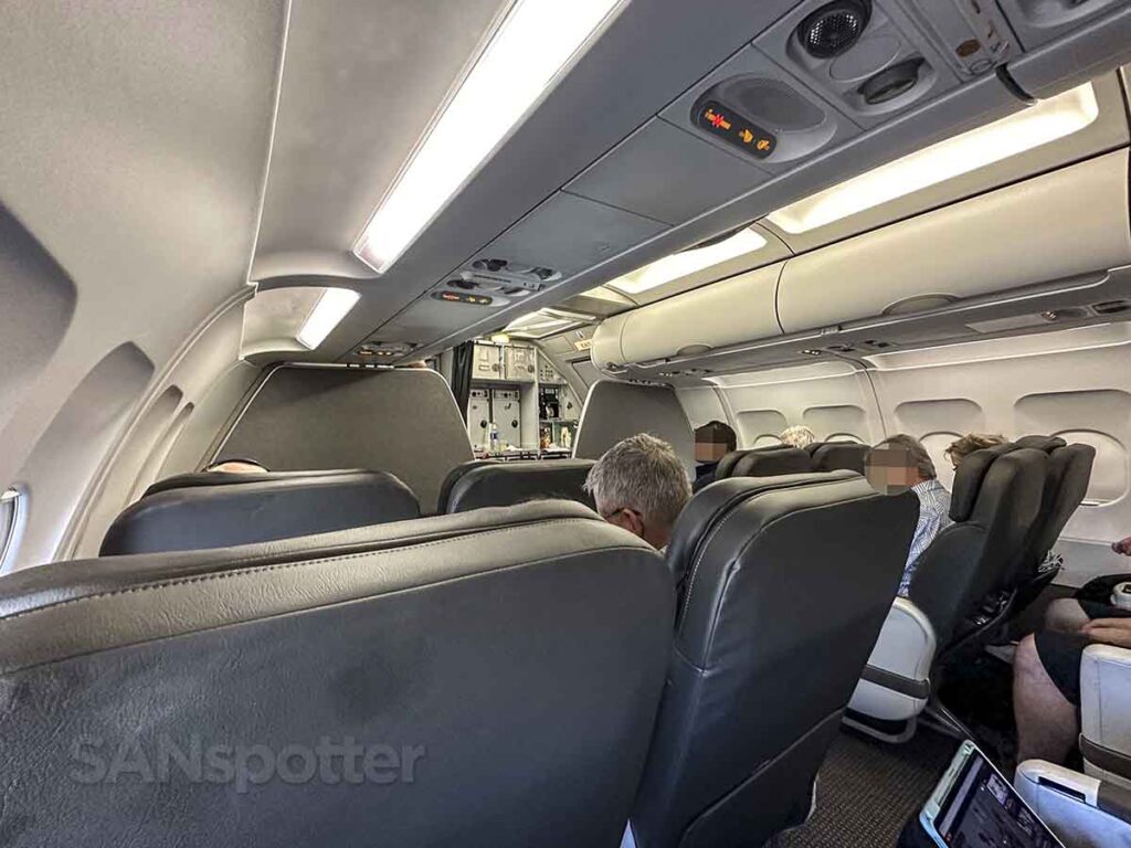 American Airlines A320 first class doesn’t suck (at least not a lot) – SANspotter