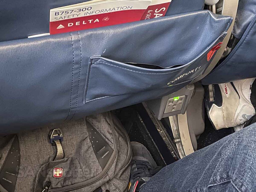 A closer (and perhaps whiny) look at Delta 757-300 Comfort Plus ...
