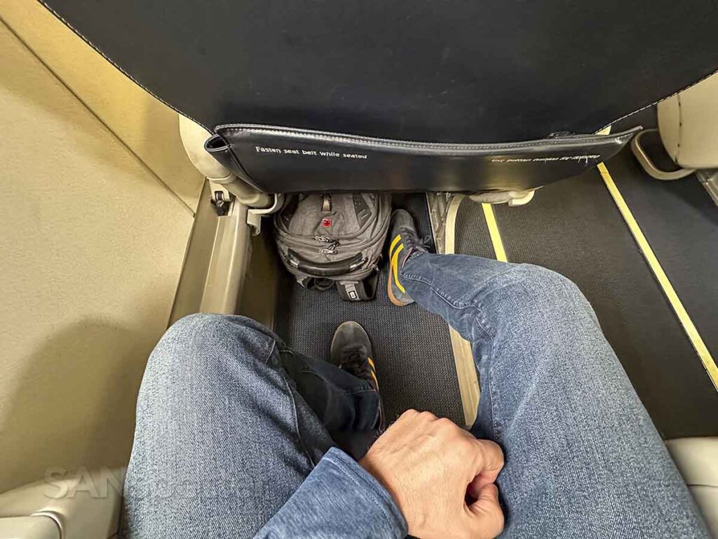 United Embraer 175 first class is fairly tolerable in small doses ...