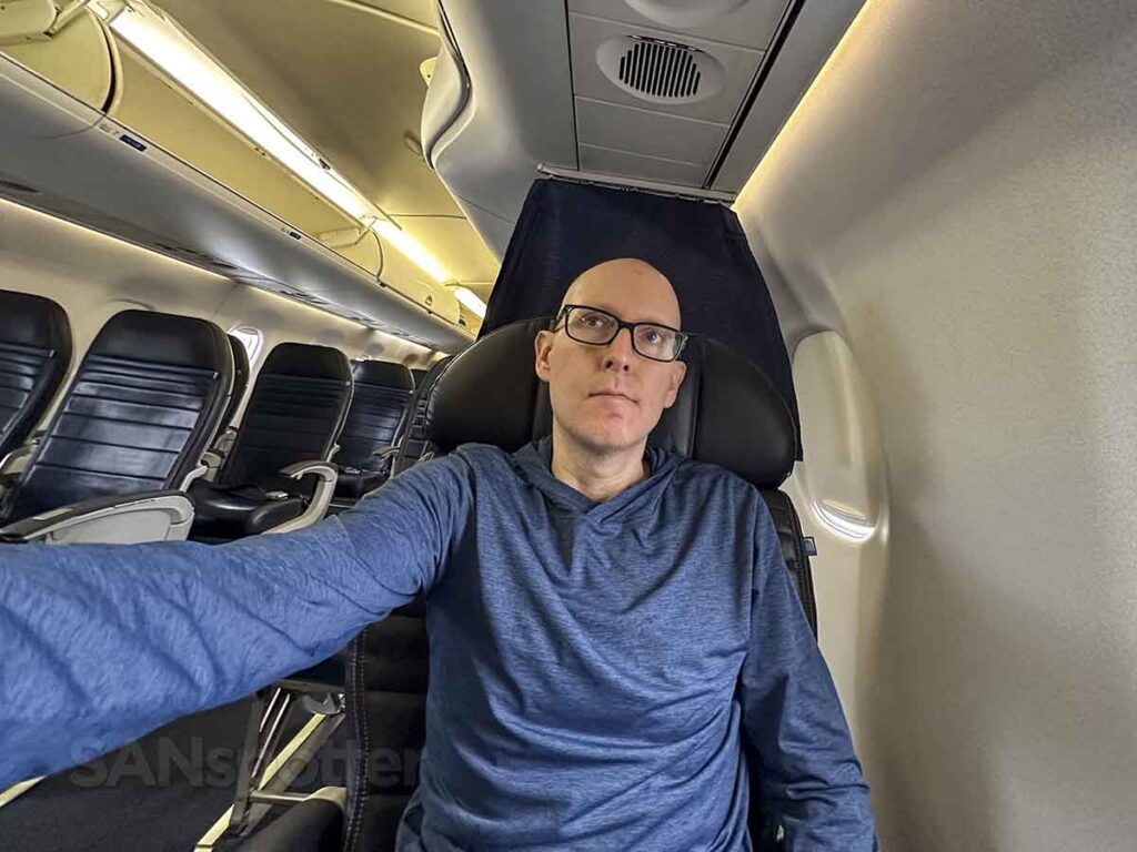 United Embraer 175 first class is fairly tolerable in small doses ...