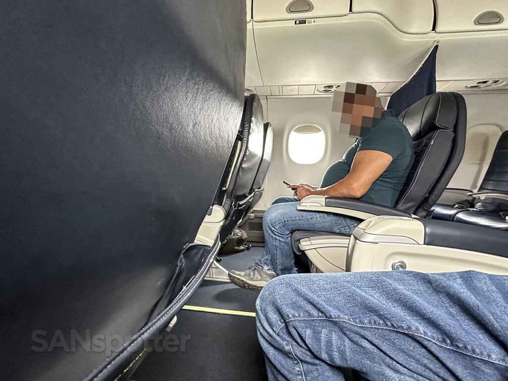 United Embraer 175 first class is fairly tolerable in small doses ...