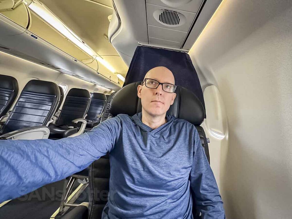 United Embraer 175 first class is fairly tolerable in small doses ...