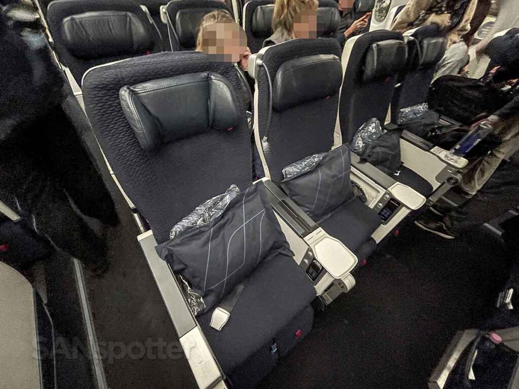 Warning: Air France A350-900 premium economy is infuriatingly cozy ...