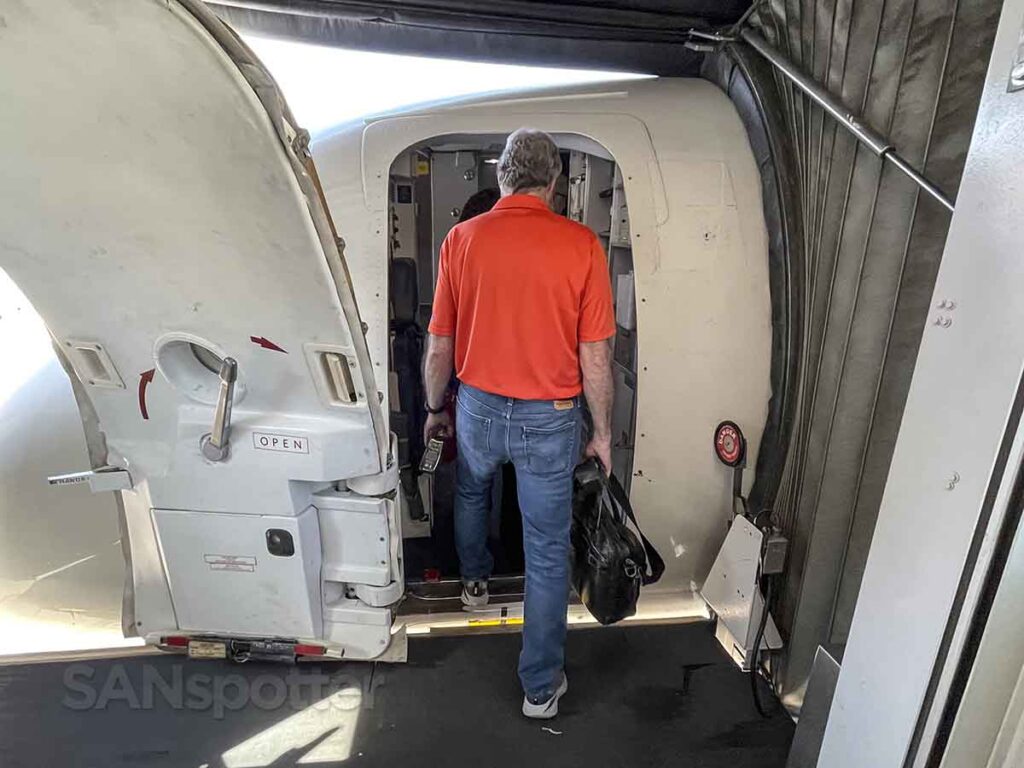 Delta 717-200 first class: it ain’t as great as the rest y’all – SANspotter