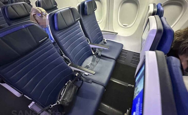 United 737 MAX 8 Economy Plus: it’s pretty awesome if you go into it ...