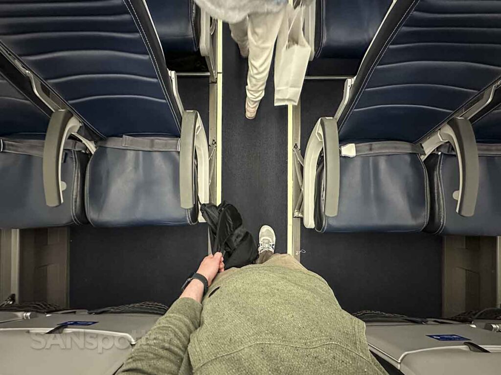 United Embraer 175 Economy review (it actually didn’t hurt that bad ...