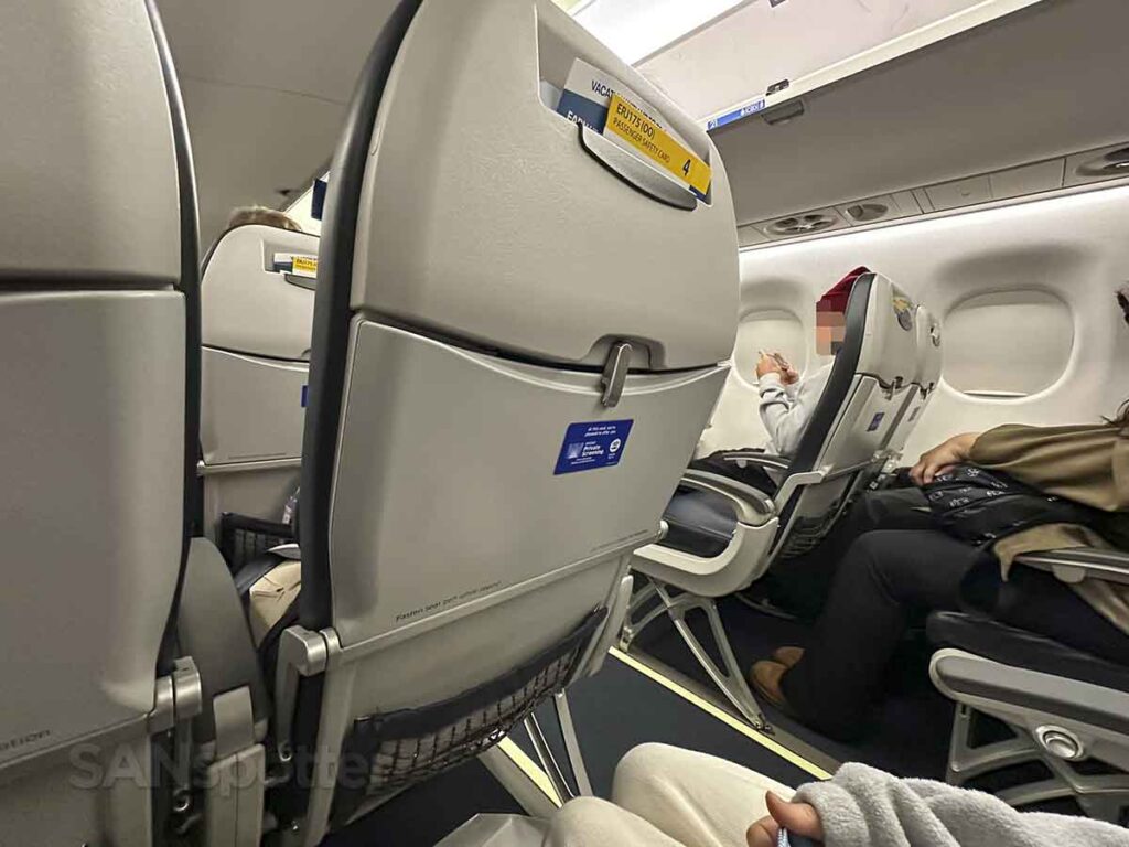 United Embraer 175 Economy review (it actually didn’t hurt that bad ...